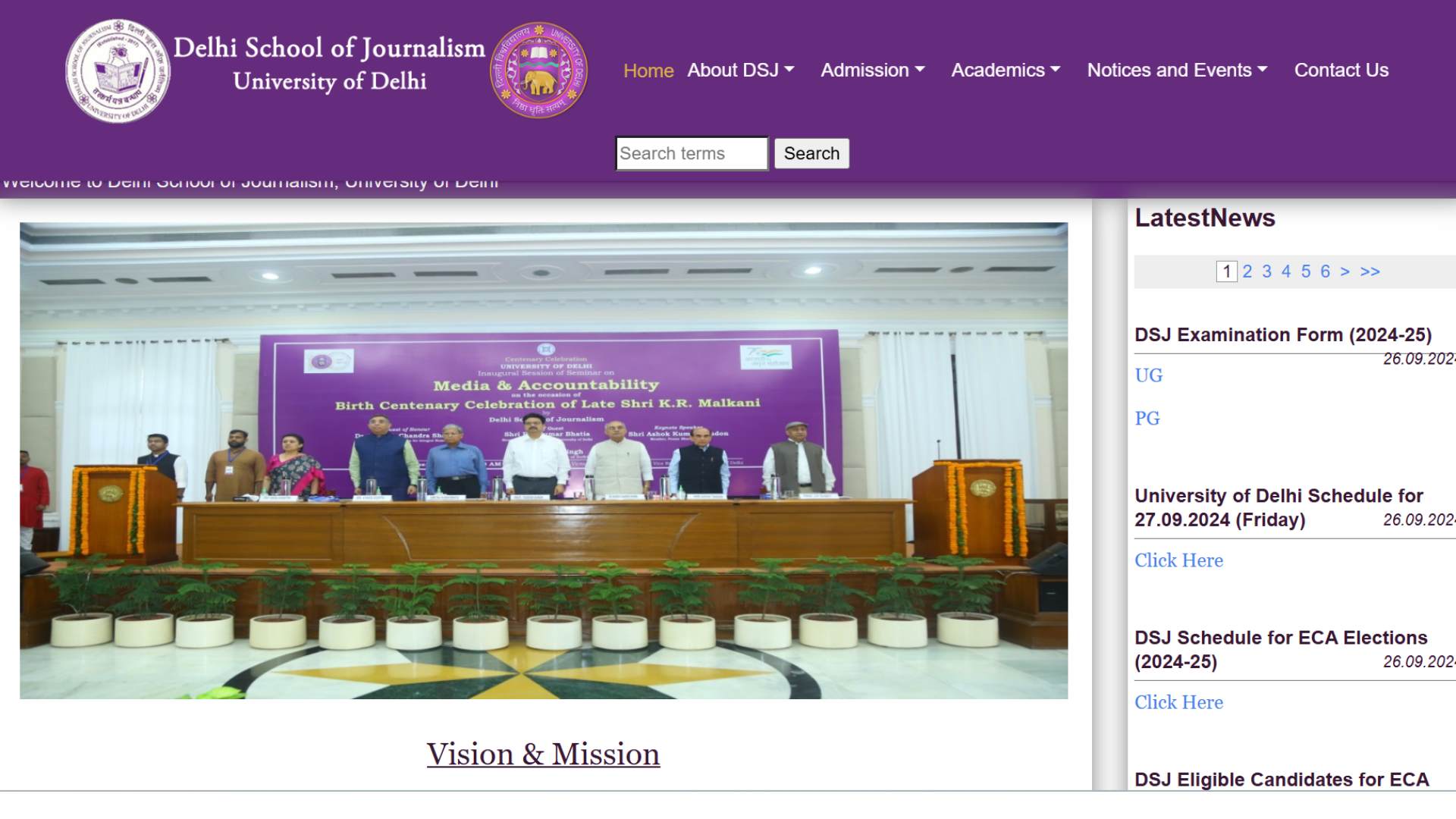 10 Best Journalism Colleges in India For 2025